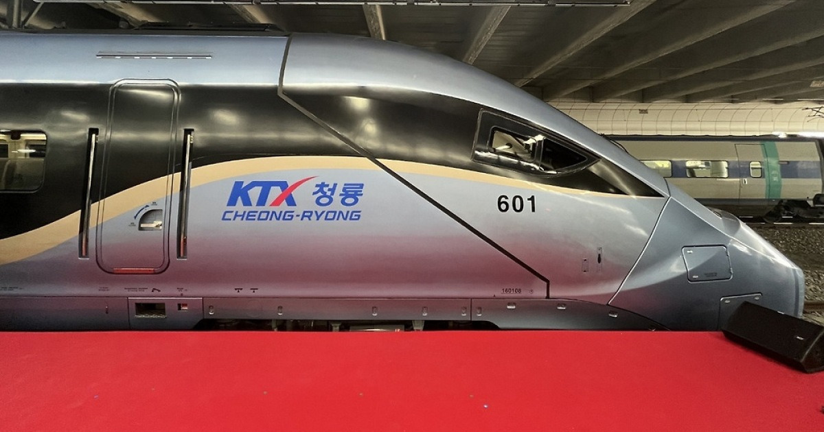 최고 속도 320㎞ 'KTX-청룡', 5월부터 달린다…서울~부산 2시간 10분 '주파'
