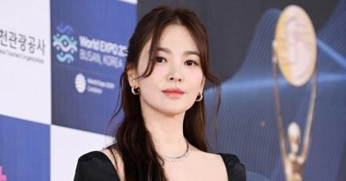 [단독] 송혜교 노희경 작가와 만난다 그사세 그겨울 이어 세 번째