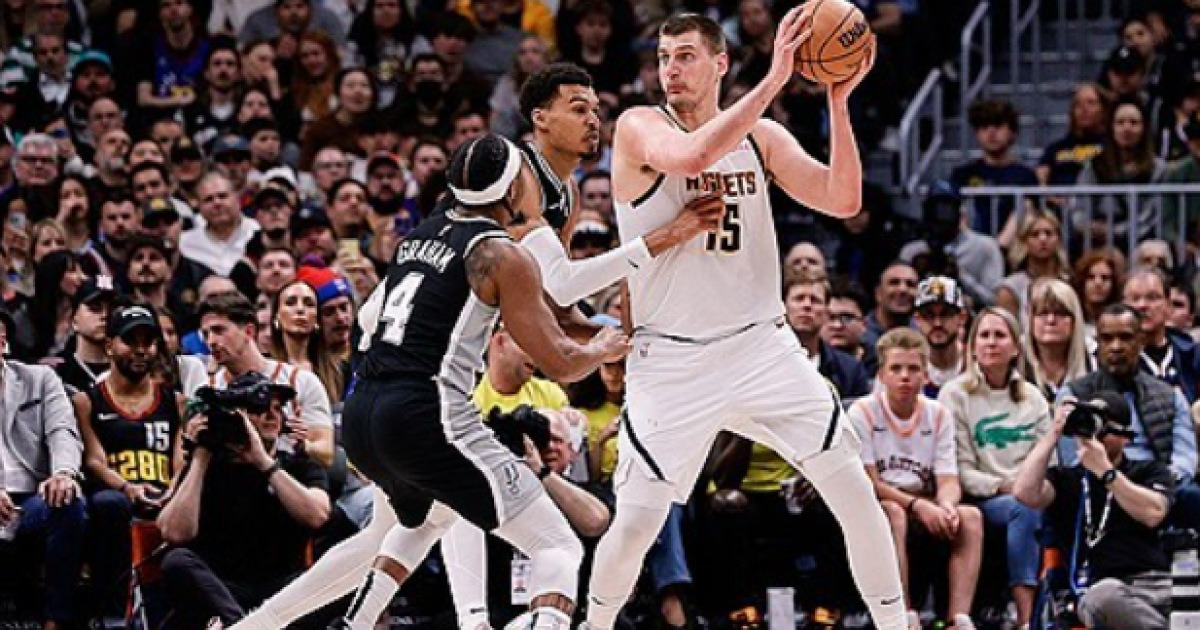 [NBA] 42점의 요키치, 쿼드러플더블급 괴력 뽐낸 웸비 잠재웠다…덴버는 서부 1위 도약