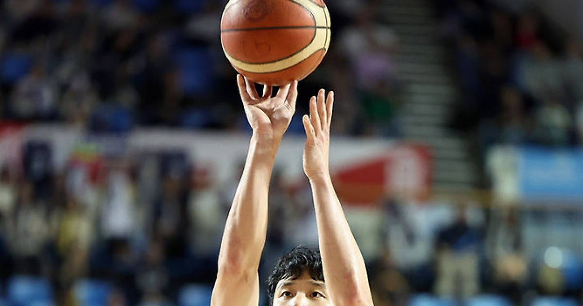 프로농구 '허웅 19점' KCC, SK에 6강 PO 1차전 승리…단기전 가니 '슈퍼팀'