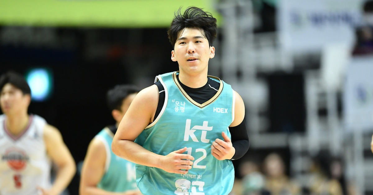 프로농구 KT, 6강 PO 1차전 현대모비스 제압…4강 PO행 92.3% 잡았다