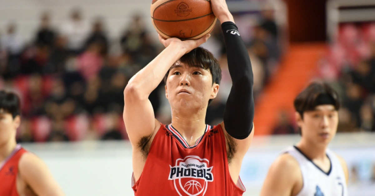 대학동기 하윤기 vs 이우석… 6강 PO ‘맞짱’