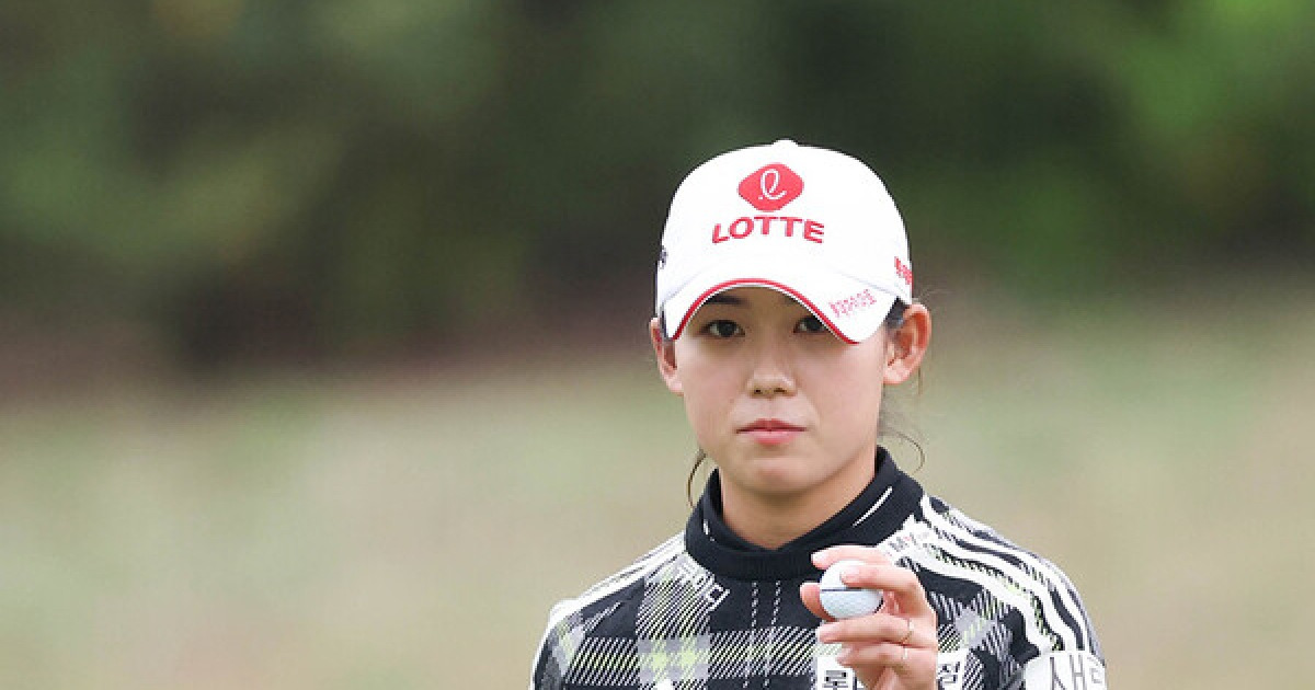 '54홀 노보기' 황유민, 3R 단독1위로 우승에 성큼…2위 박혜준·문정민·강지선에 2타차 [KLPGA 두산건설 위브 챔피언십]