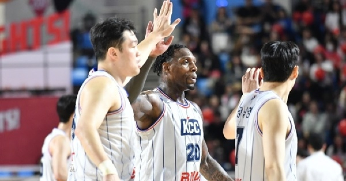 에피스톨라 터졌다... '슈퍼팀' KCC, 100% 확률 잡았다