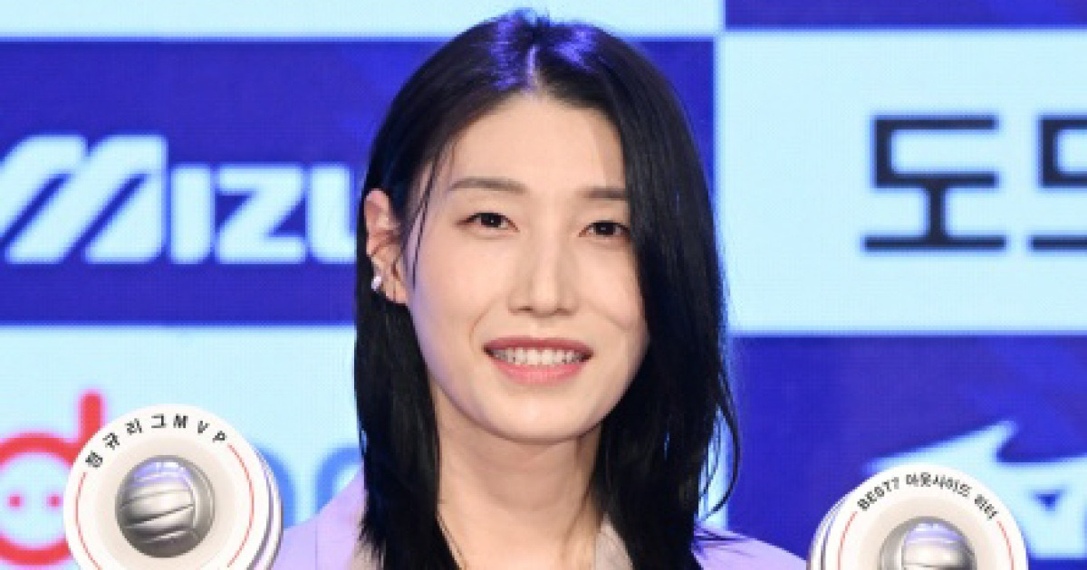 ‘7번째 MVP 도전’ 김연경, 흥국생명서 더 뛴다