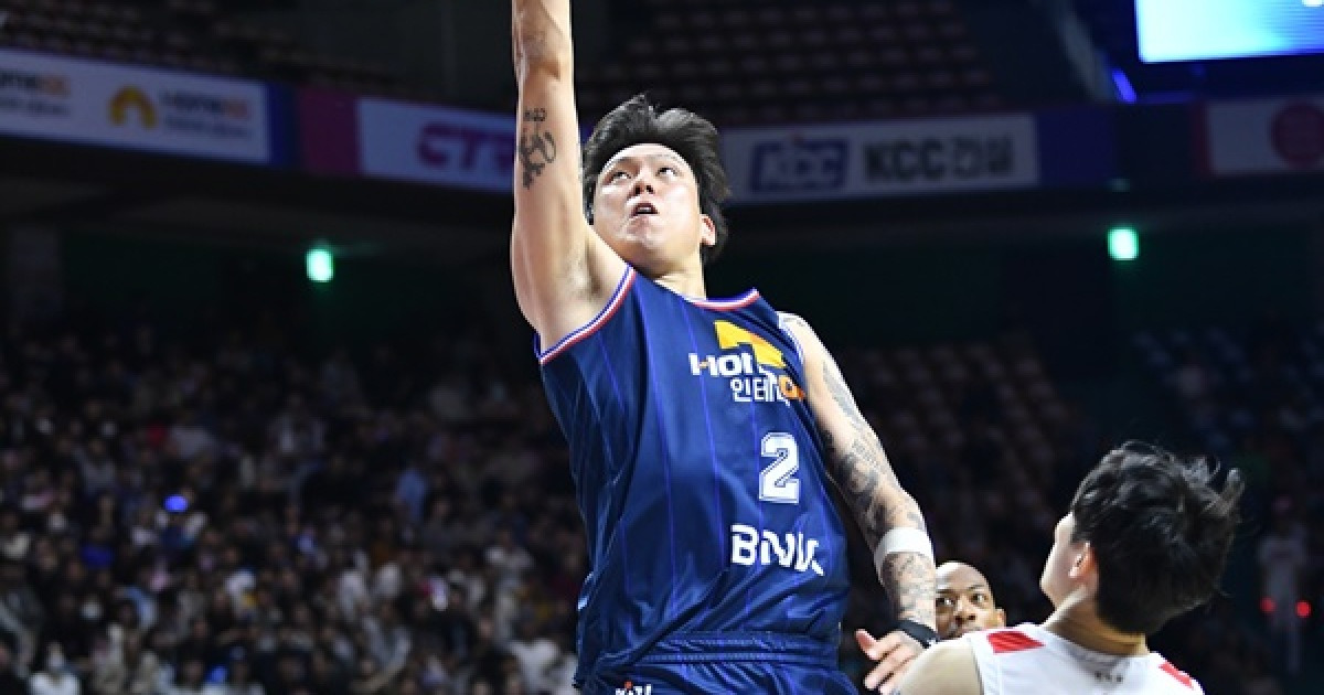 '최준용 24점' KCC, SK에 3연승 거두며 4강 PO 진출…DB와 격돌