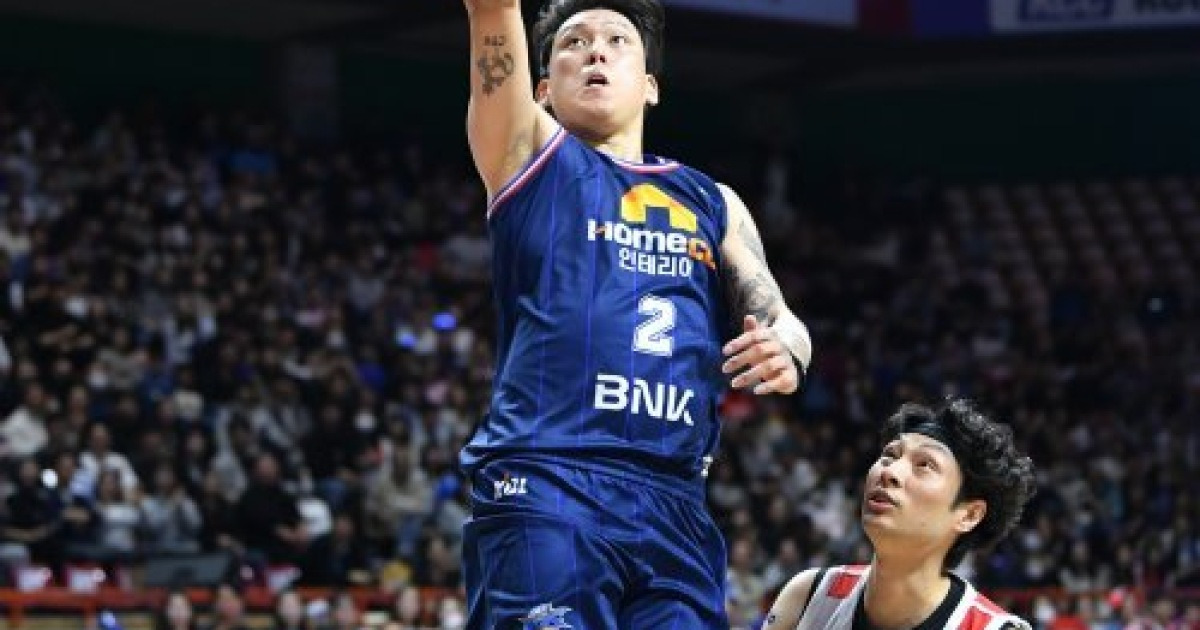 2Q에 사실상 끝난 3차전…KCC 3연승으로 3시즌 만에 4강 PO 진출