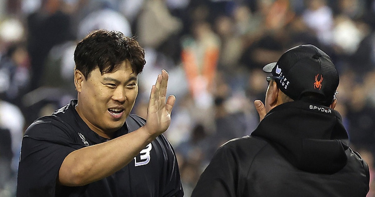 류현진, 6이닝 8K 무실점 완벽투…4216일 만에 KBO리그 복귀 승리