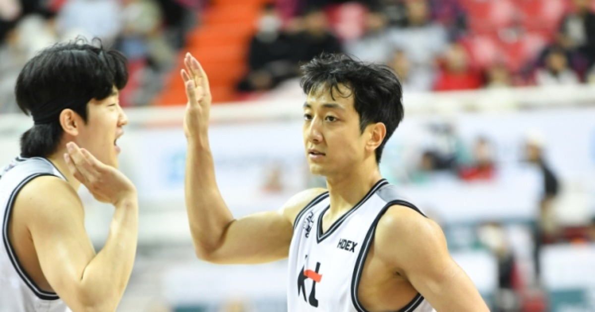 '허훈+배스 55점 합작' KT, PO 4강 진출! 현대모비스 꺾었다... 결승 티켓 두고 LG와 맞대결