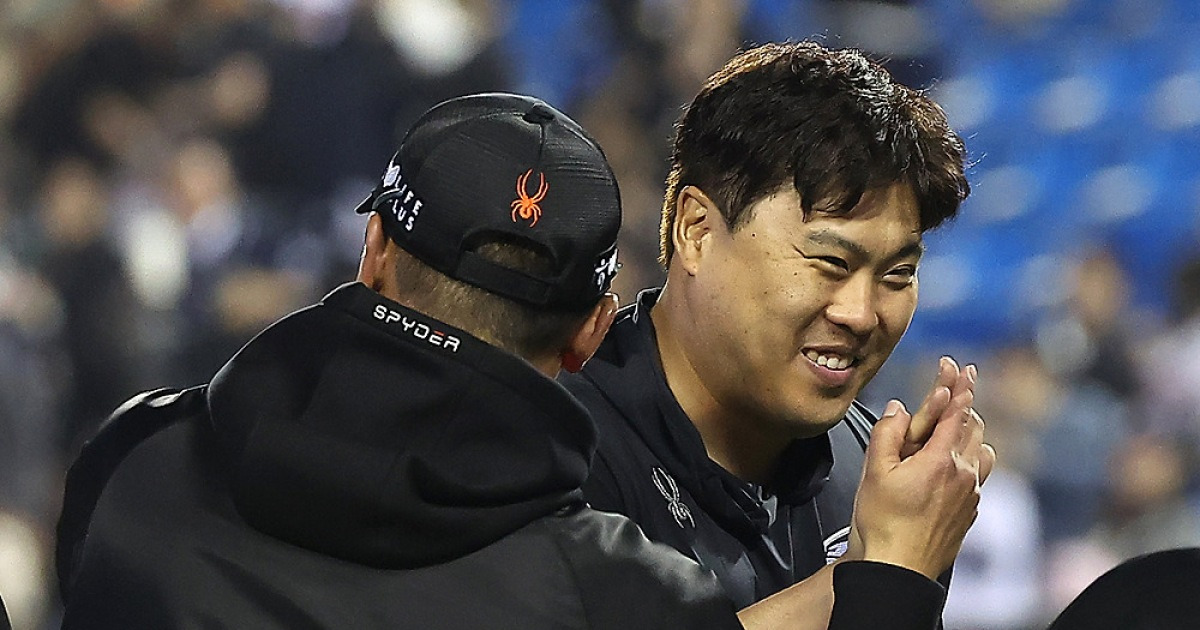 [뉴스1 PICK]'악몽에서 깨어난 괴물' 류현진, 4216일 만에 KBO리그 복귀승