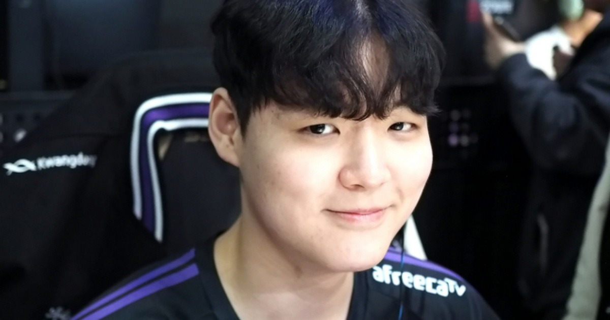 [PWS] 2치킨 배부른 광동, GF 1일차 선두(종합)