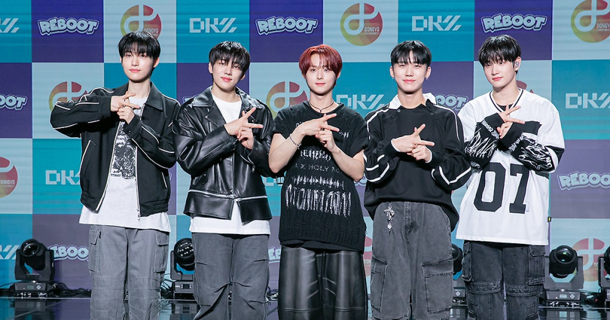 [포토] DKZ, 저희 컴백 했어요~