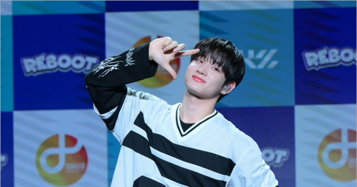 [MD포토] DKZ 기석 '발랄하게'