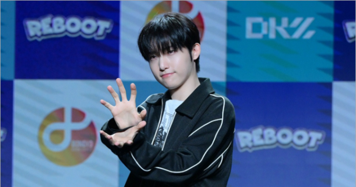 [MD포토] DKZ 세현 '에너지 충전'