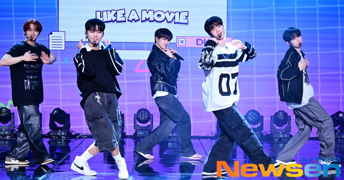 DKZ, 두 번째 앨범으로 인사[포토엔HD]