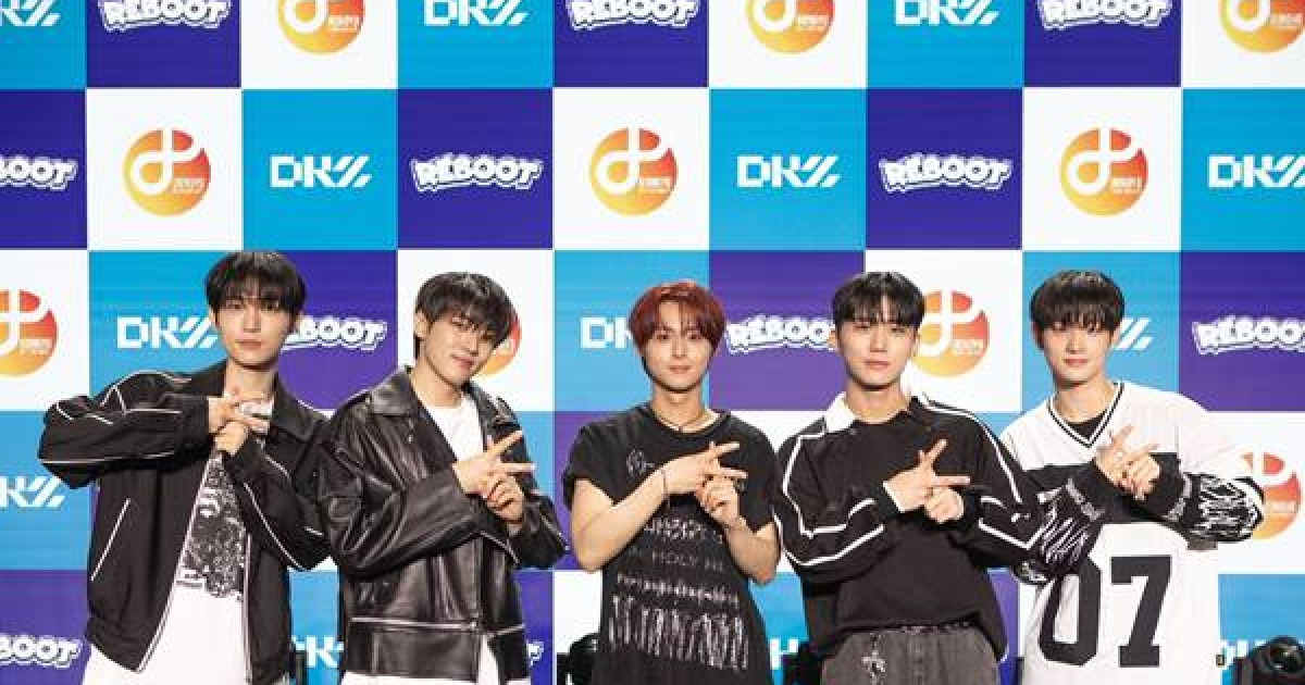 '5인조 개편' DKZ "성장된 모습 보여드리겠단 마음"