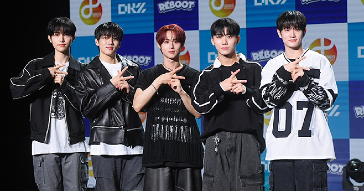 [TD포토] DKZ '완전체 컴백'