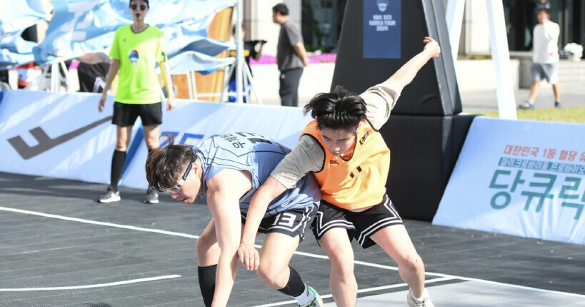 [JB포토] 2024 KBA 3x3 코리아투어 서울대회 , 볼다툼하는 남자오픈부