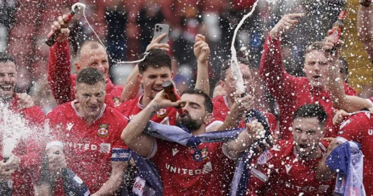 '데드풀, 이러다 EPL 구단주되나?' 렉섬AFC, 데드풀 배우 인수 후 5부→4부→3부 쭉쭉 컸다