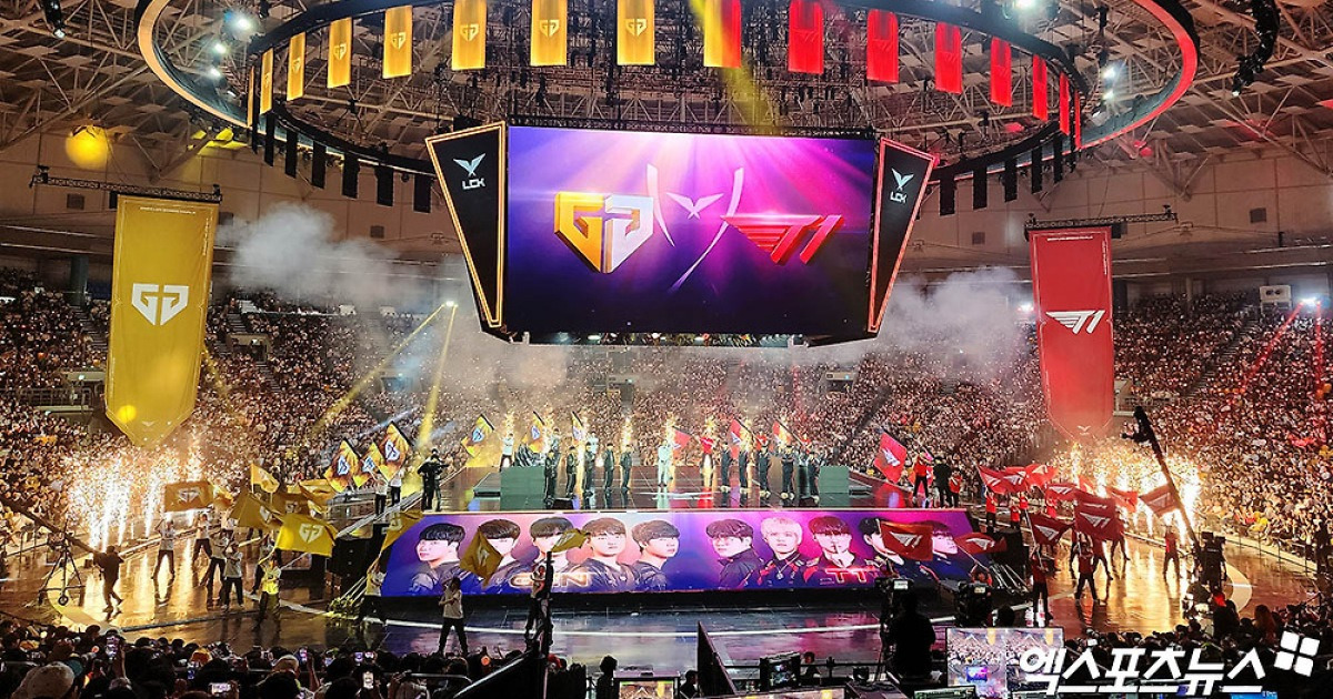 'LCK 첫 4연패' VS 'V11'... '대기록 도전' 젠지-T1에 1만 2000 전석 매진 [엑's 현장]