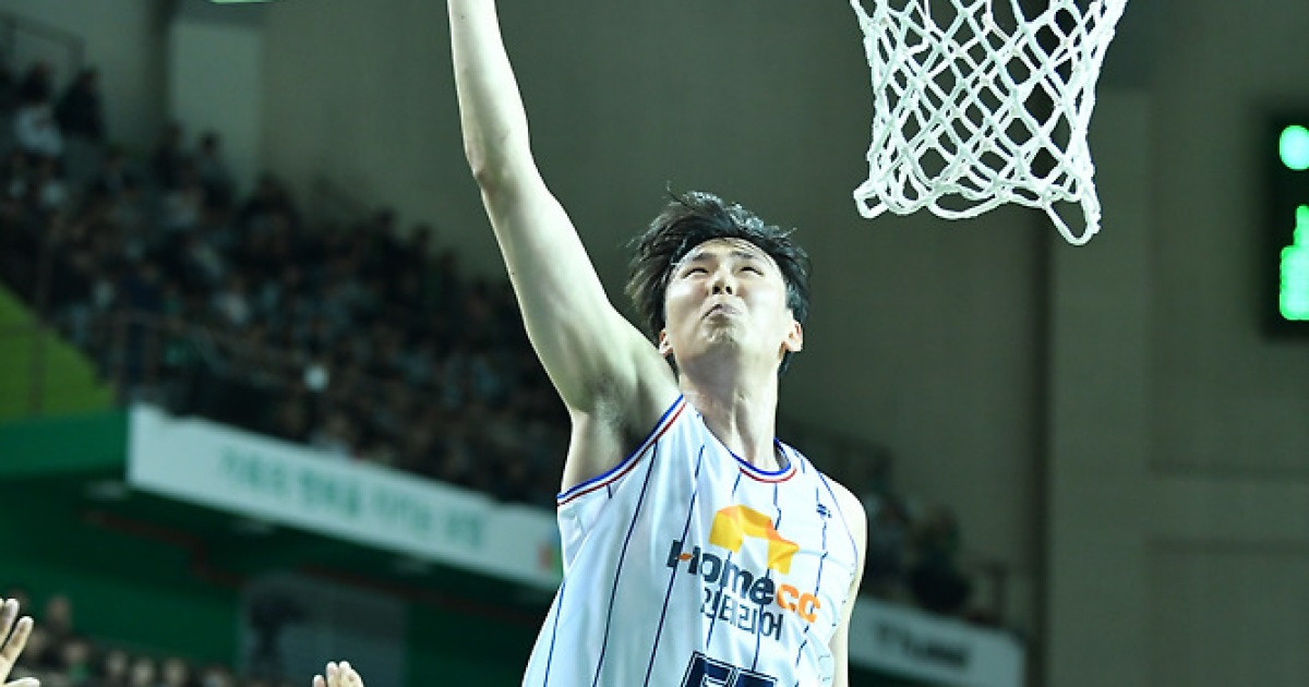 '파죽지세' KCC, DB 완파하고 4강 첫승 거뒀다…라건아-송교창 맹활약 95-83 대승