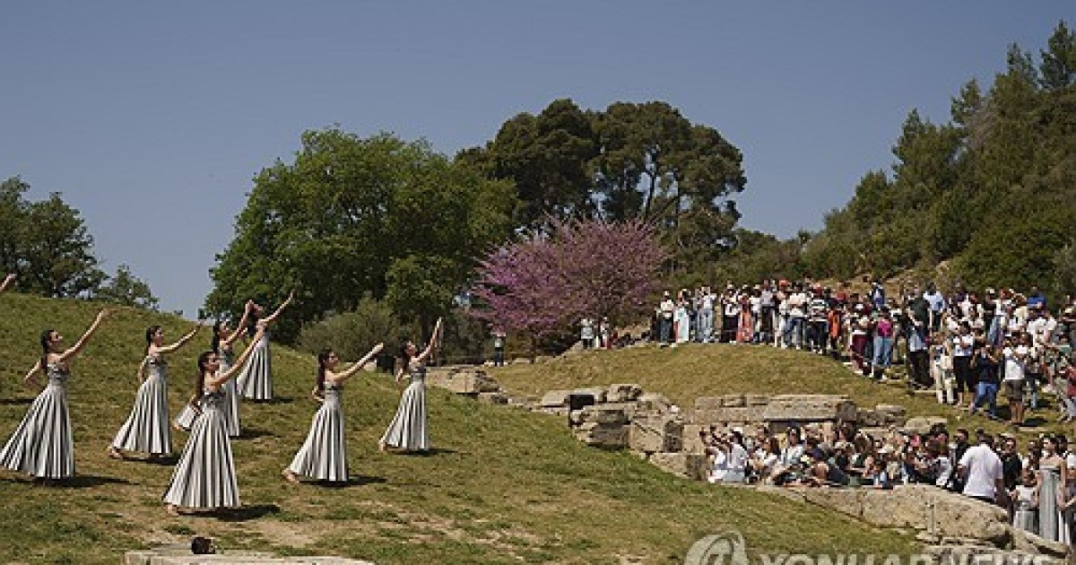 Greece Torch Lighting Performers