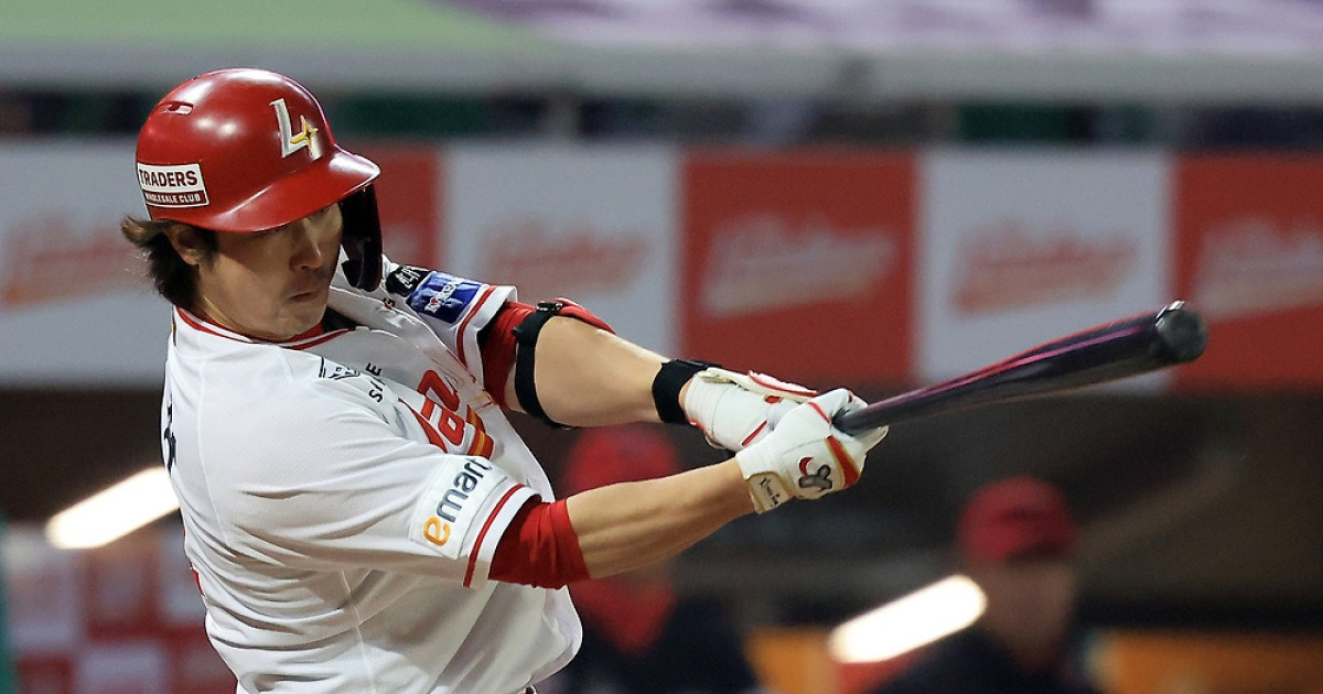 [속보] SSG 최정, KIA전 9회 동점포로 '467호'…이승엽과 '최다홈런 타이'