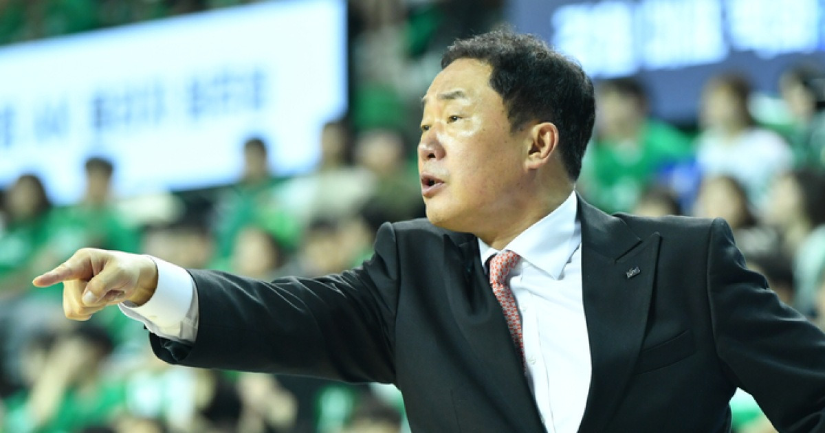 PO 4연승 KCC 전창진 감독 “존슨 발목 부상, 상태 봐야” [SS PO리뷰]