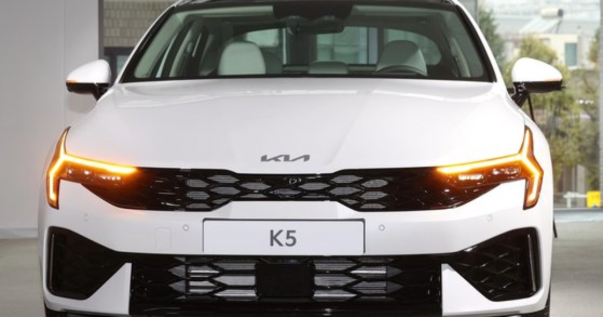 [단독] 쏘나타 이어 K5도 택시 나온다…중형차 부활 이끌까