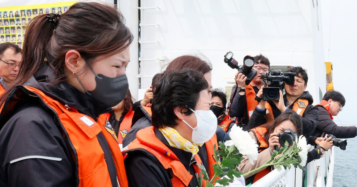 Sewol victims commemorated on tragedy's 10th anniversary
