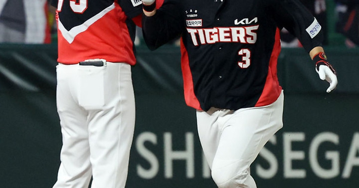 KIA 김선빈, SSG전서 동점 솔로포 '쾅'…578일만에 홈런