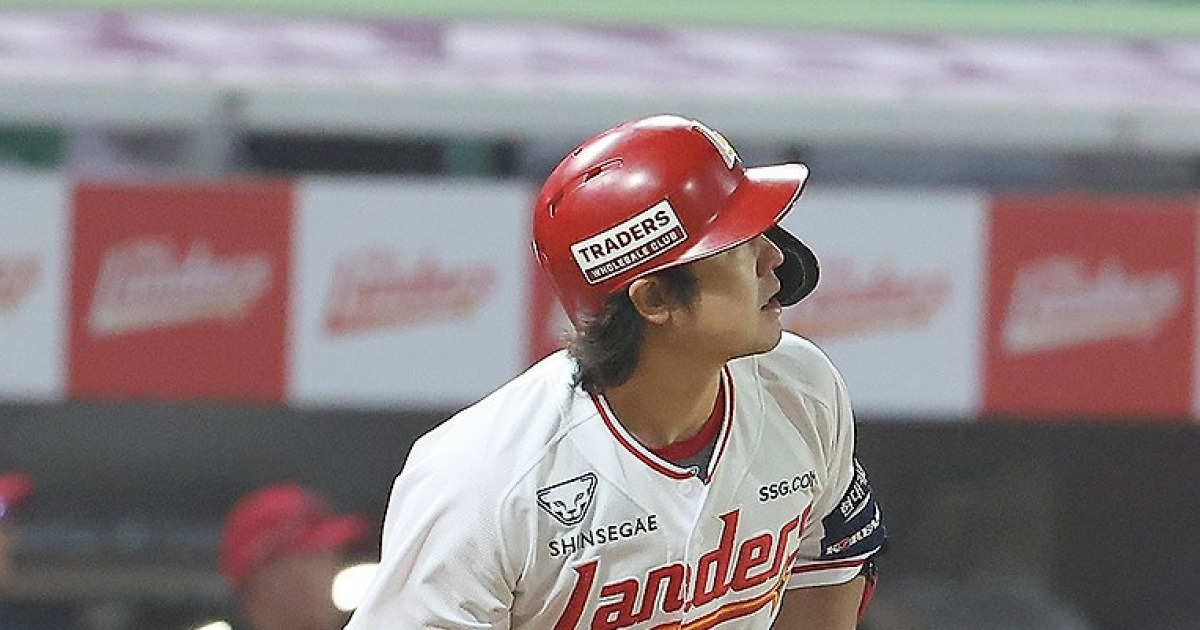 '최정' 통산 467호 홈런, KBO리그 최다 홈런 타이