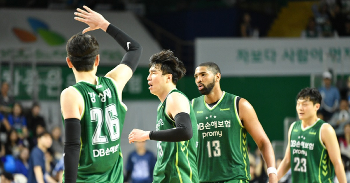 김종규 혼신의 더블더블, DB KCC 꺾고 1승1패 시리즈 원점 [SS PO현장]