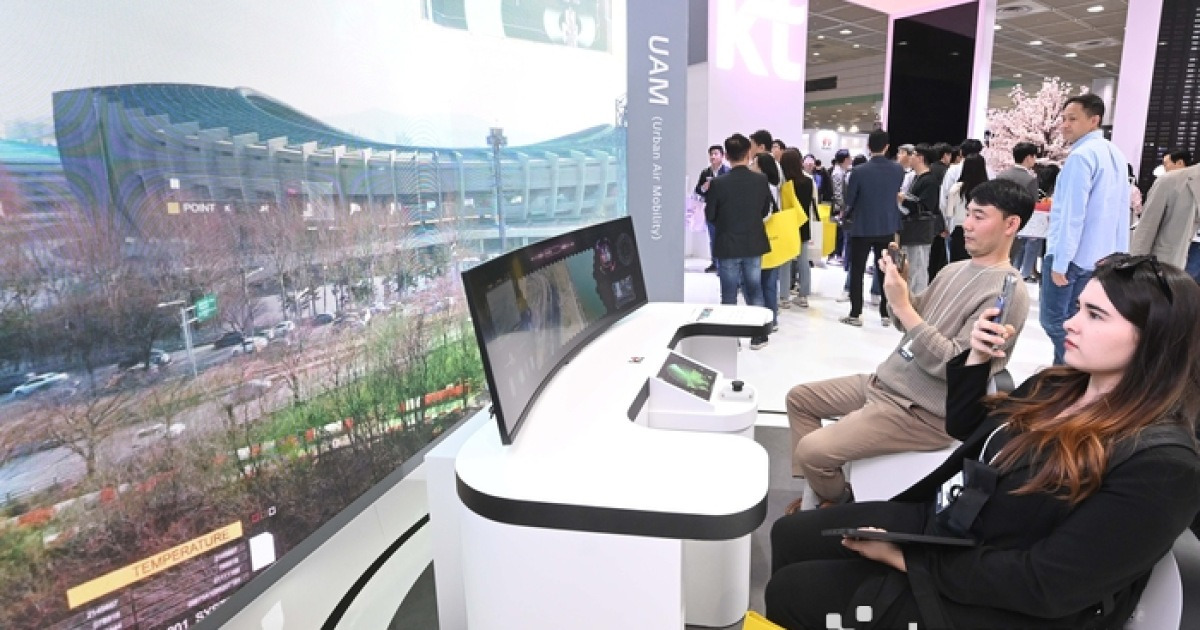 [WIS 2024] AI가 그림 그려주고, 고객센터 응대까지...KT 생활을 바꾸는 AICT 전시