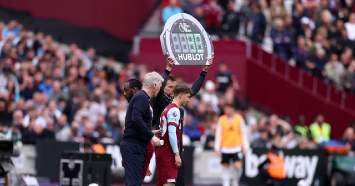 “이렇게 안타까운 일이…”→19살 MF, EPL데뷔 감격→3분만에 동료와 충돌 ‘끔찍한 머리 부상’→8분간 졸도 ‘충격’