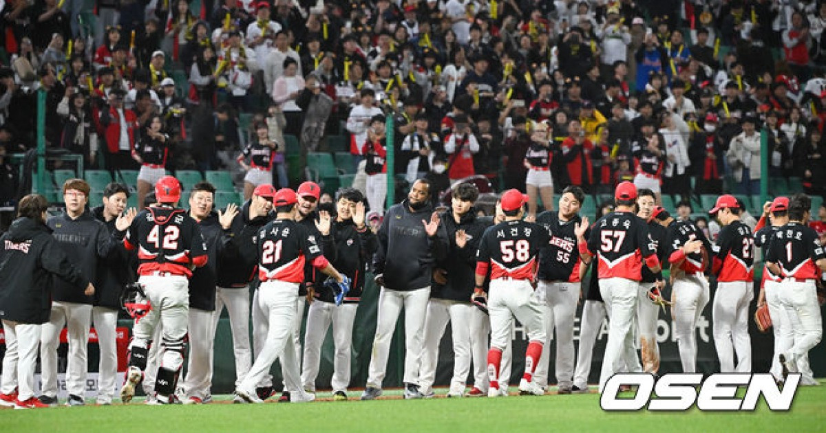 KIA,'SSG 잡고 1위 수성' [사진]