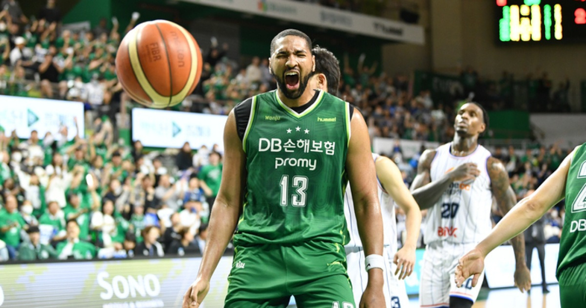 ‘로슨 32점’ DB가 살아났다, KCC와 4강 PO 1승1패로 동률