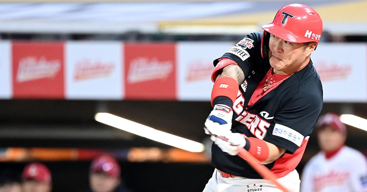 '2타점 2루타 쾅' KIA 최형우, KBO리그 역대 2번째 통산 4000루타 달성 [인천 라이브]