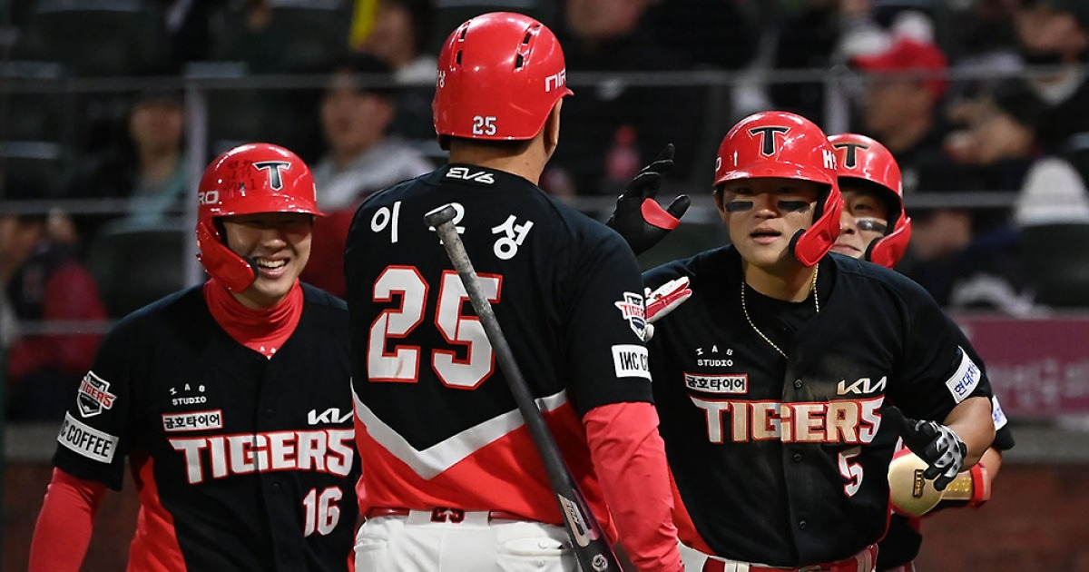 크로우 무실점투+김도영 연타석포 쾅쾅…KIA, SSG 11-3 꺾고 전날 패배 설욕 [문학:스코어]