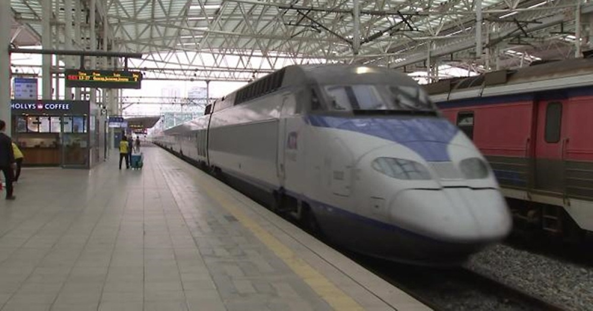 서울역서 무궁화호·KTX 접촉사고..."승객 287명 환승 조치"