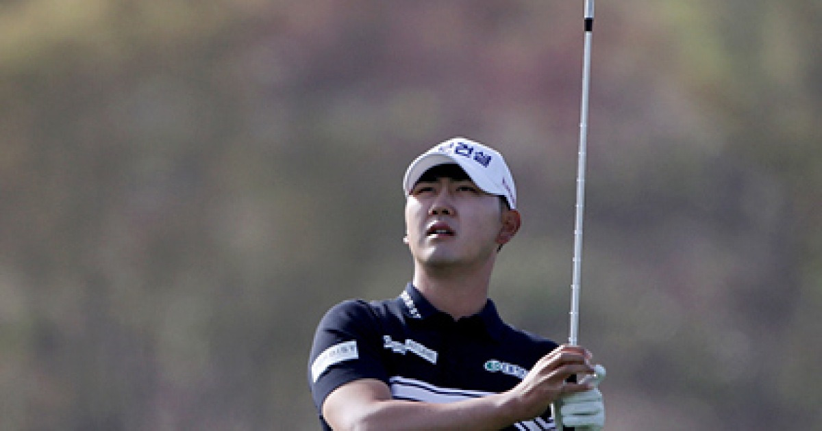 '버디만 11개' 고군택, 개인 최저타 기록 경신…KPGA 파운더스컵 1R 선두 질주