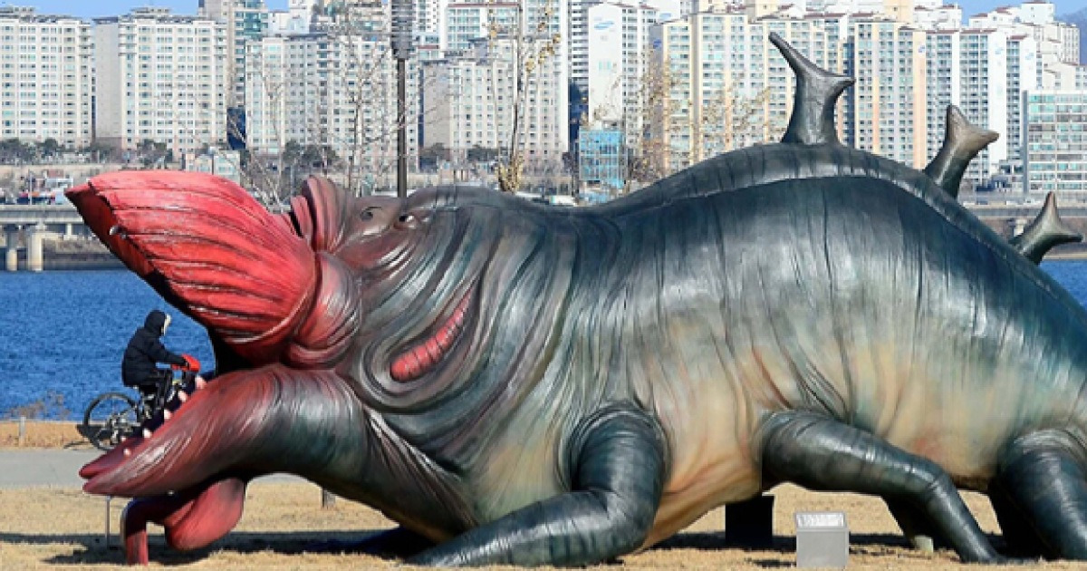 ‘The Host’ creature sculpture in Han River park to be removed