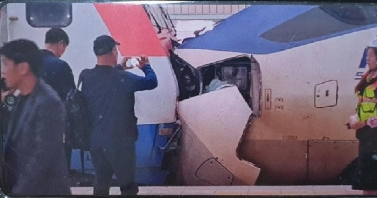 [속보]서울역서 무궁화호가 KTX 추돌…승객 287명 전원 하차