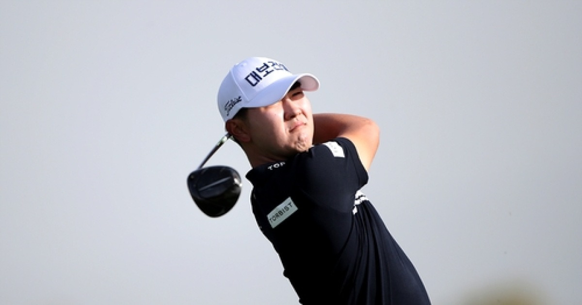 '3승 퍼터'로 버디 11개…고군택, KPGA 파운더스컵 1R 선두(종합)
