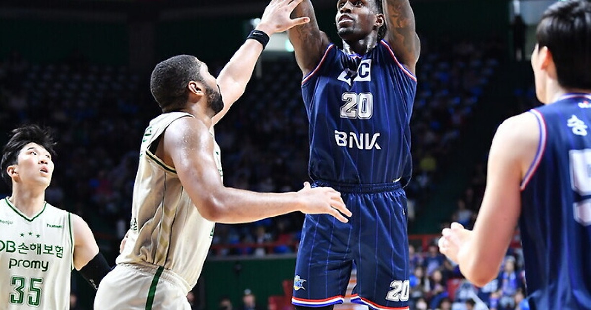 ‘라건아-최준용 52점 합작’ KCC, DB 꺾고 챔프전 진출 확률 90.5% 잡다