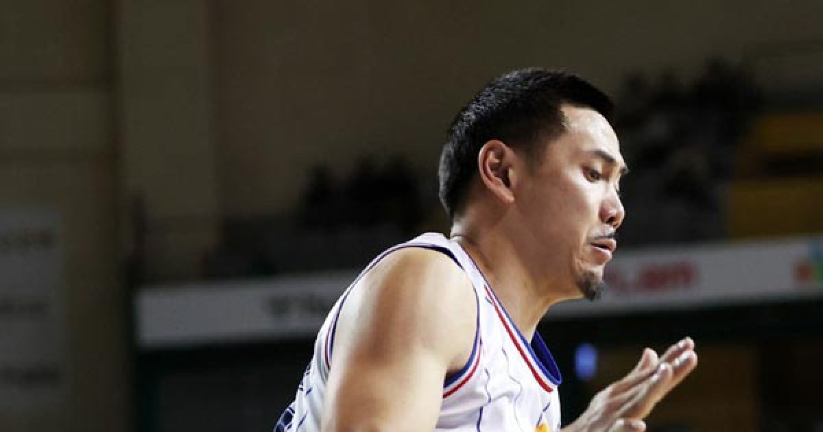 라건아 빛바랜 연속 ‘더블 더블’…KCC, DB에 쓴잔