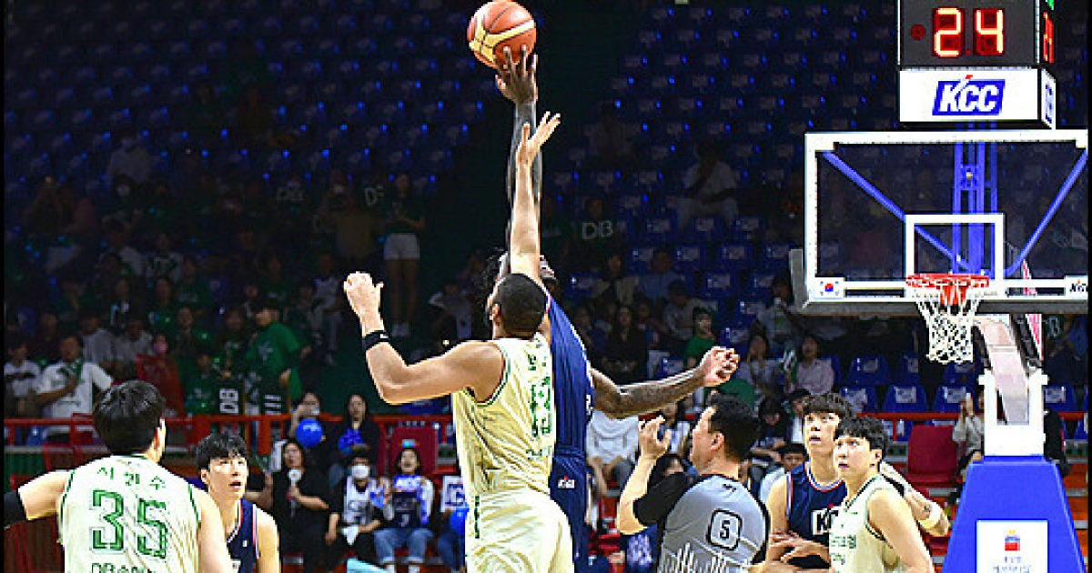 [BK포토화보] 4강 PO 3차전 부산 KCC vs 원주 DB 경기모습
