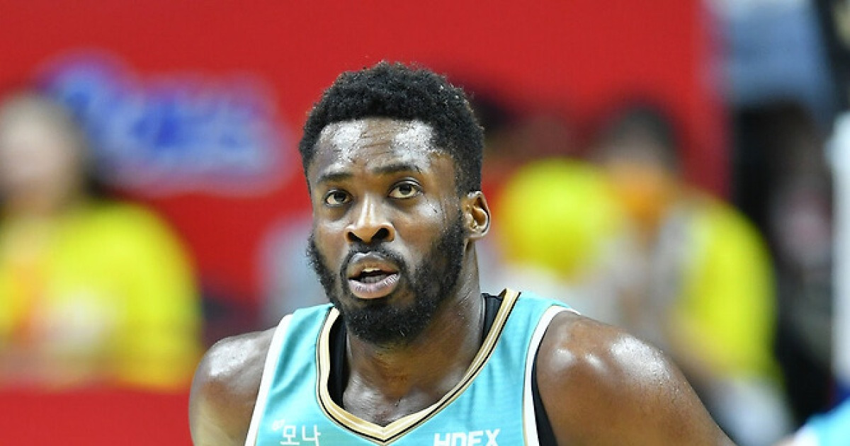 [KBL 4강 PO] 마레이와 골밑 전쟁 펼친 에릭, KT 다크호스 빅맨 급부상