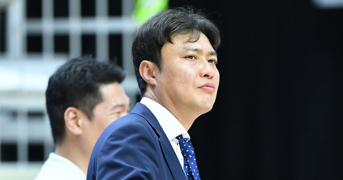 5차전까지 끌고 간 KT 송영진 감독 “KCC와 붙을 수 있게 좋은 분위기 이어가겠다” [SS PO리뷰]