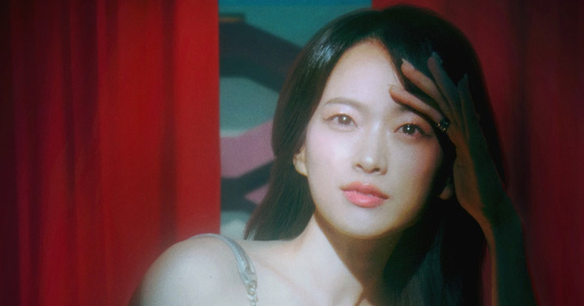 천우희 눈 둘 곳 없는 파격 드레스 더 에이트 쇼 8인 캐릭터는